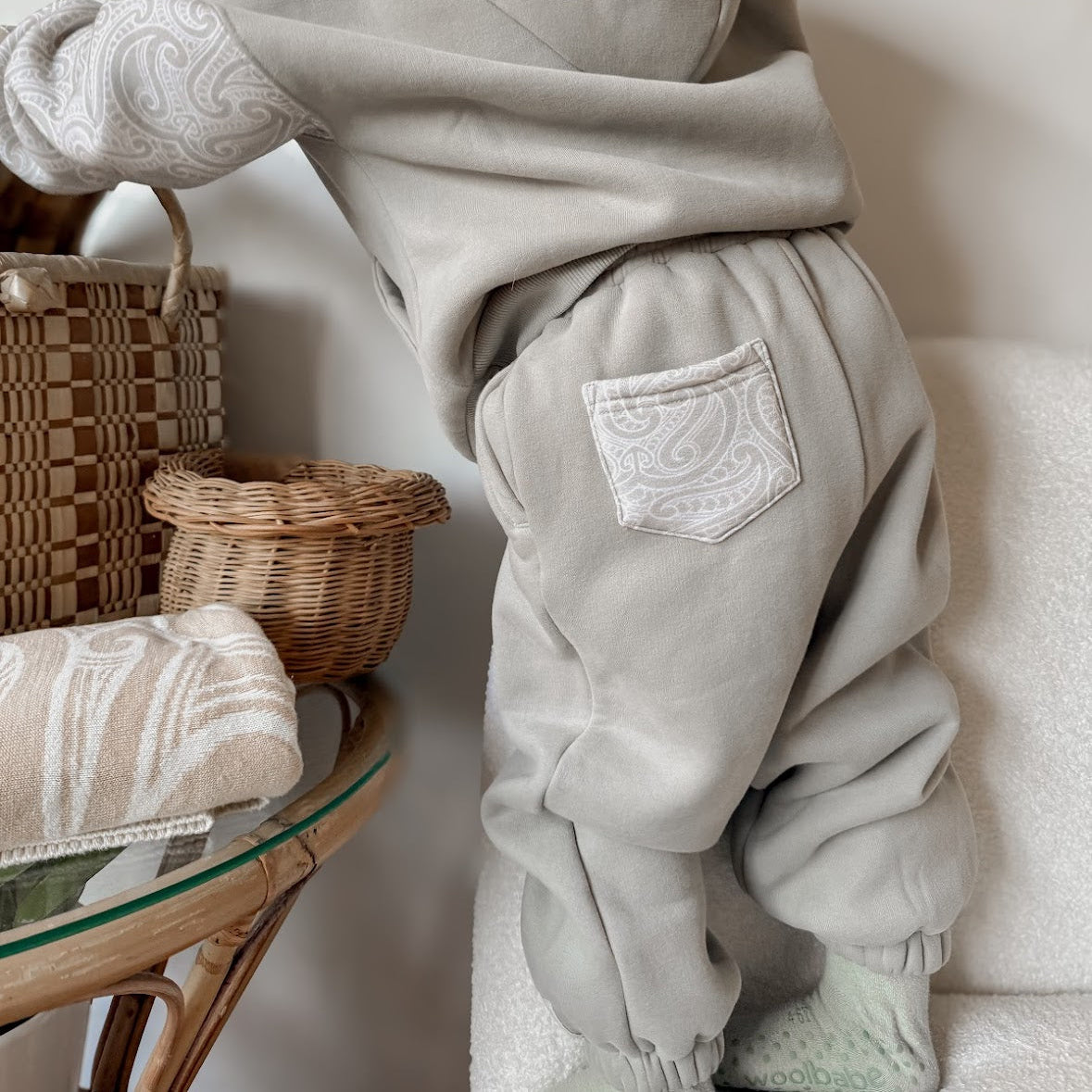 The wolf- Tracksuit pants- Haze – AwaMae